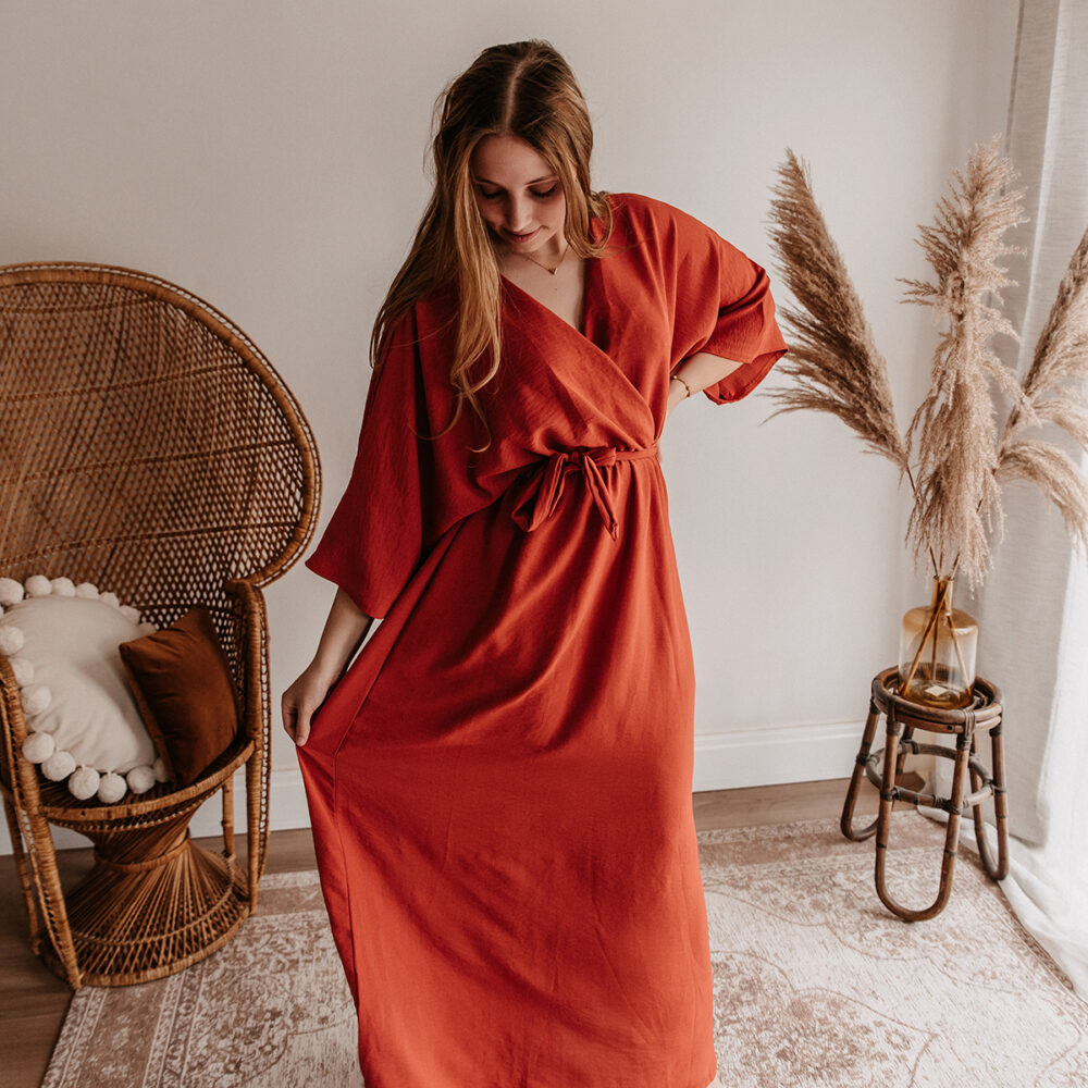 Dahlia Rust – Love and Wander
